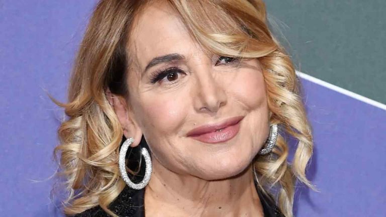 Barbara D'Urso, senza filtri e trucco: la conduttrice come non l'avete mai vista - Youbee Magazine