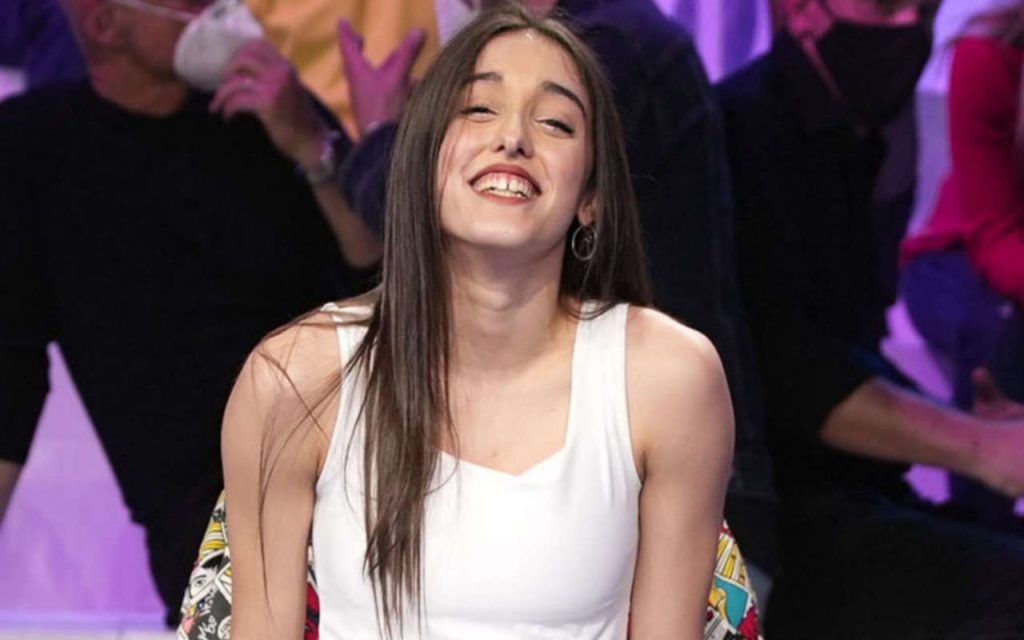 Giulia Stabile, cosa si è rifatta la vincitrice di Amici: il prima e ...