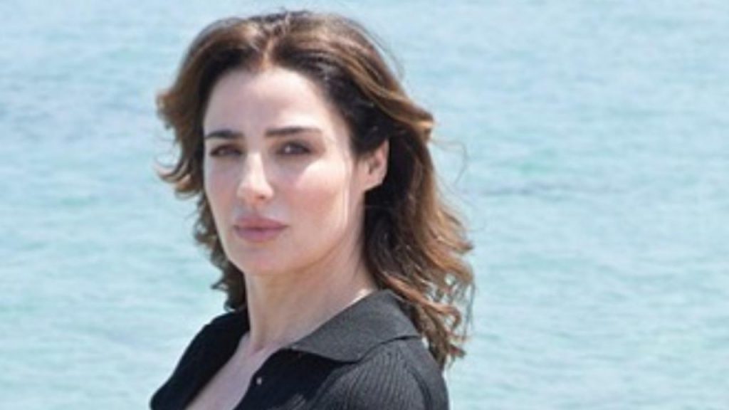 Luisa Ranieri, lancia una nuova tendenza: il look ispirato agli anni ...