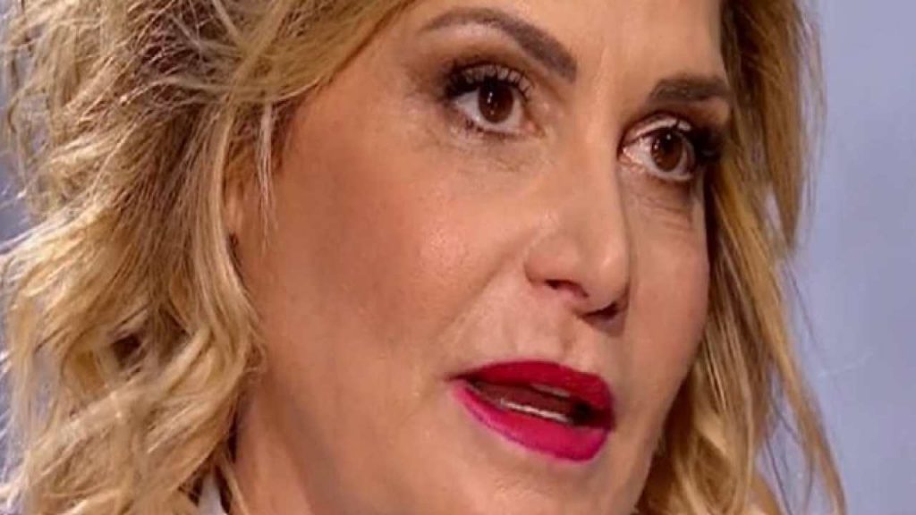 Simona Ventura, dopo anni di silenzio lo ammette: la rivelazione non ... Simona Ventura, dopo anni di silenzio lo ammette: la rivelazione non ...